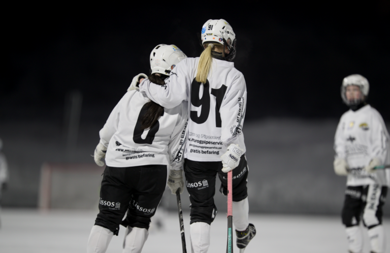 Vinn eller forsvinn for damene - Solberg Bandy